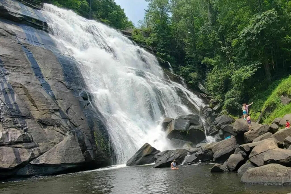 Andrews NC - Scenic Mountain Getaway with Small-Town Charm